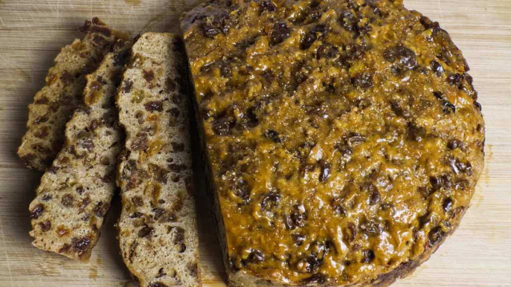 Traditional Irish Barmbrack (Bairín Breac) - Prepare and Serve