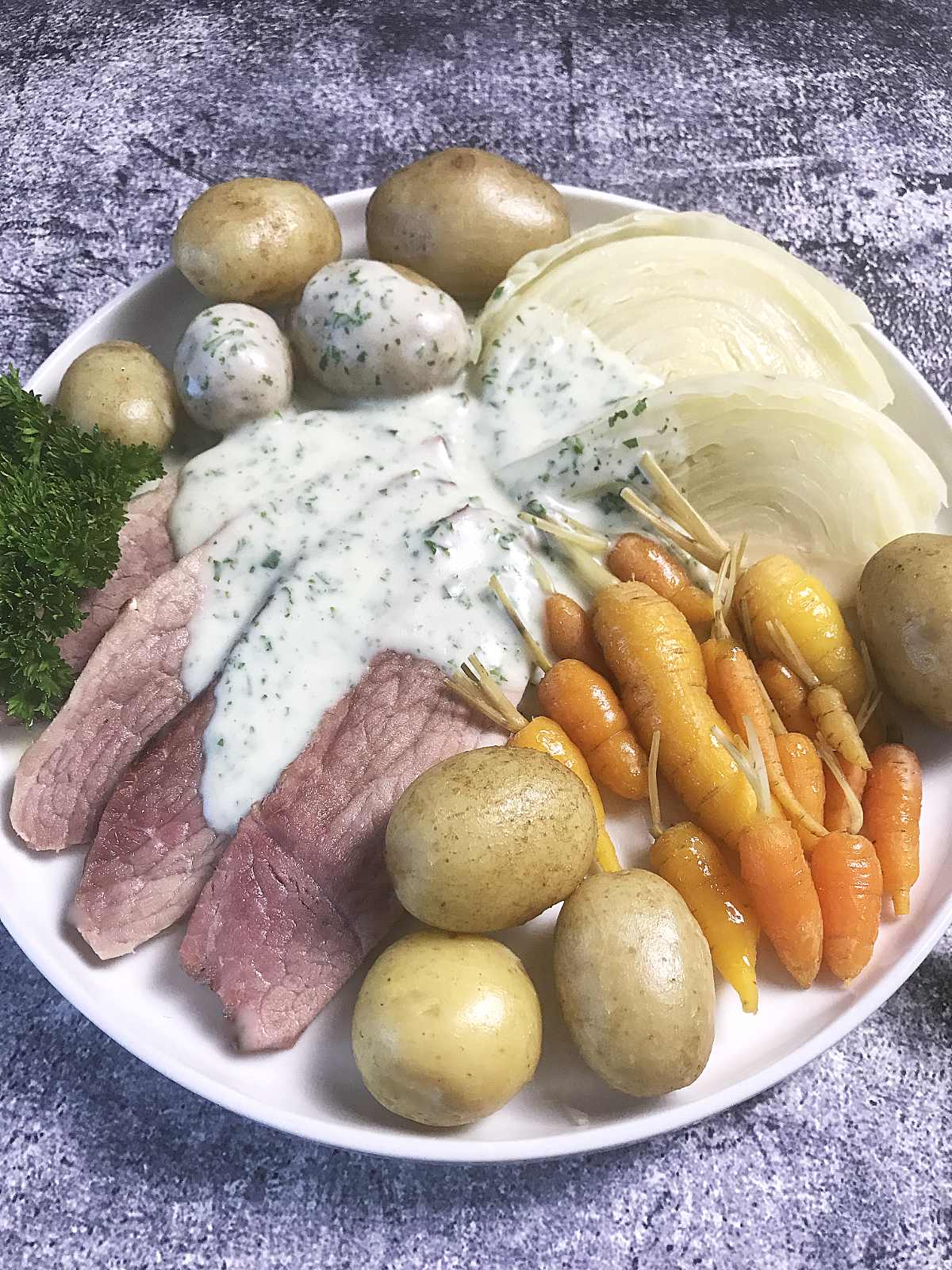 How to Make Traditional Creamy Parsley Sauce - Prepare and Serve